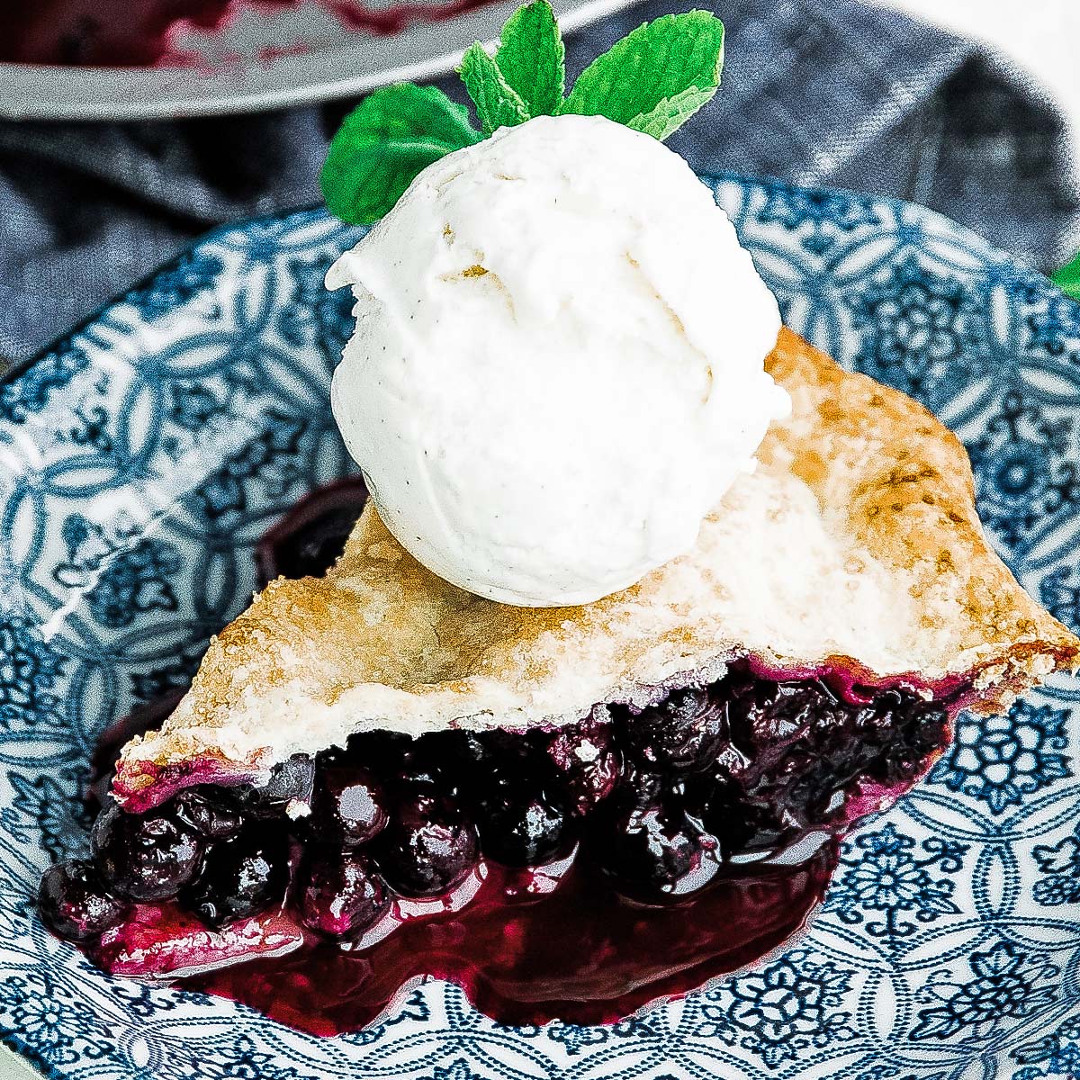 Blueberry Pie With Ice Cream