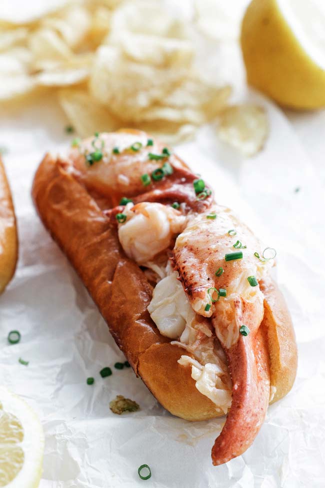 Buttery Warm Lobster Roll Recipe (Original Connecticut-Style) - Chef ...